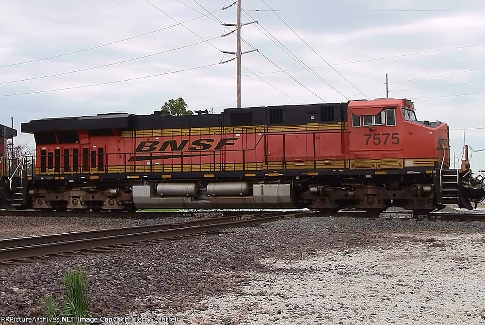 BNSF 7575